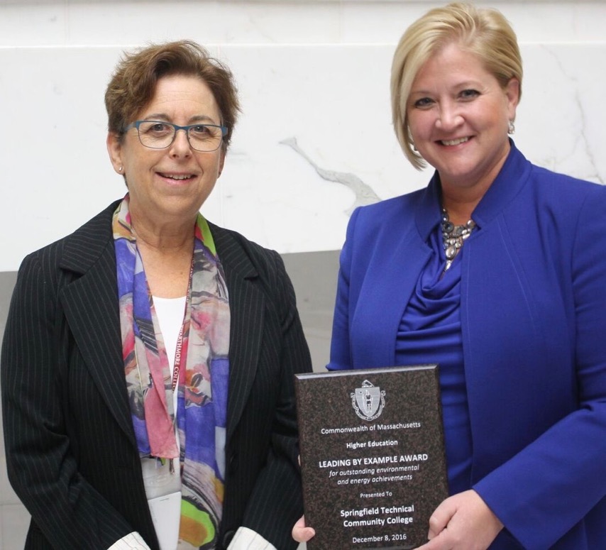 News - STCC named a 2016 Leading by Example Award Winner | STCC